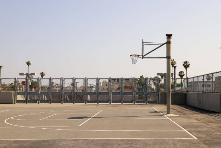 9 Common Things That are 11 Feet Long (With Examples) | Measuringly