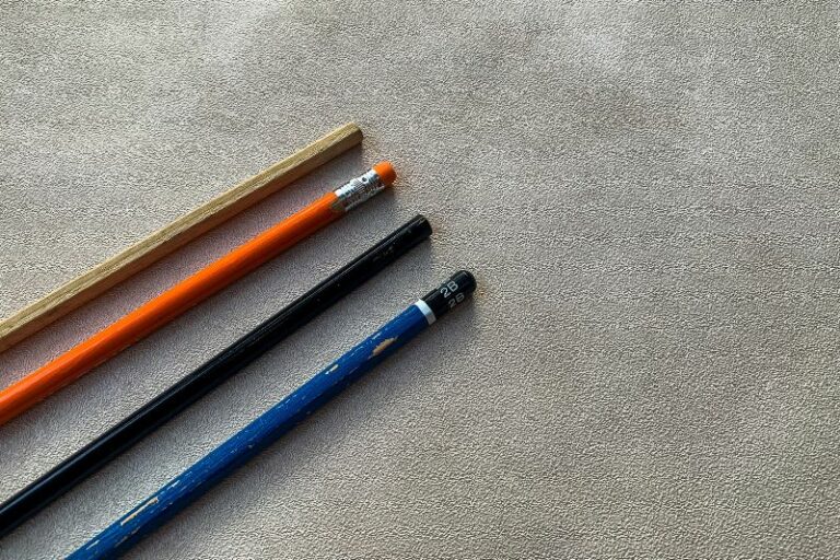 How Long is 3 Centimeters? 17 Common Comparisons (+Pics) | Measuringly