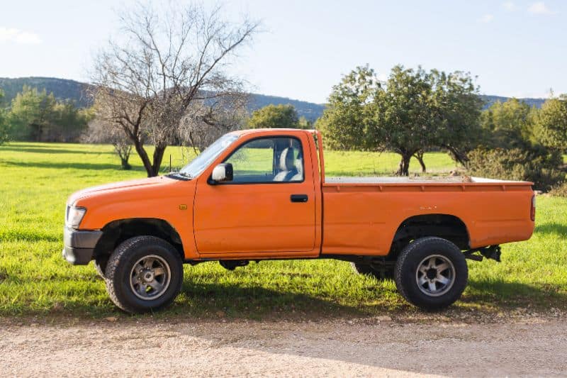 How Much is 50 Tons? 15 Common Comparisons (+Pics) | Measuringly