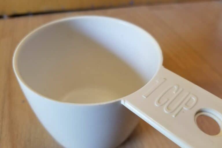 How Much is 10 Liters? 15 Common Comparisons (+Pics) | Measuringly